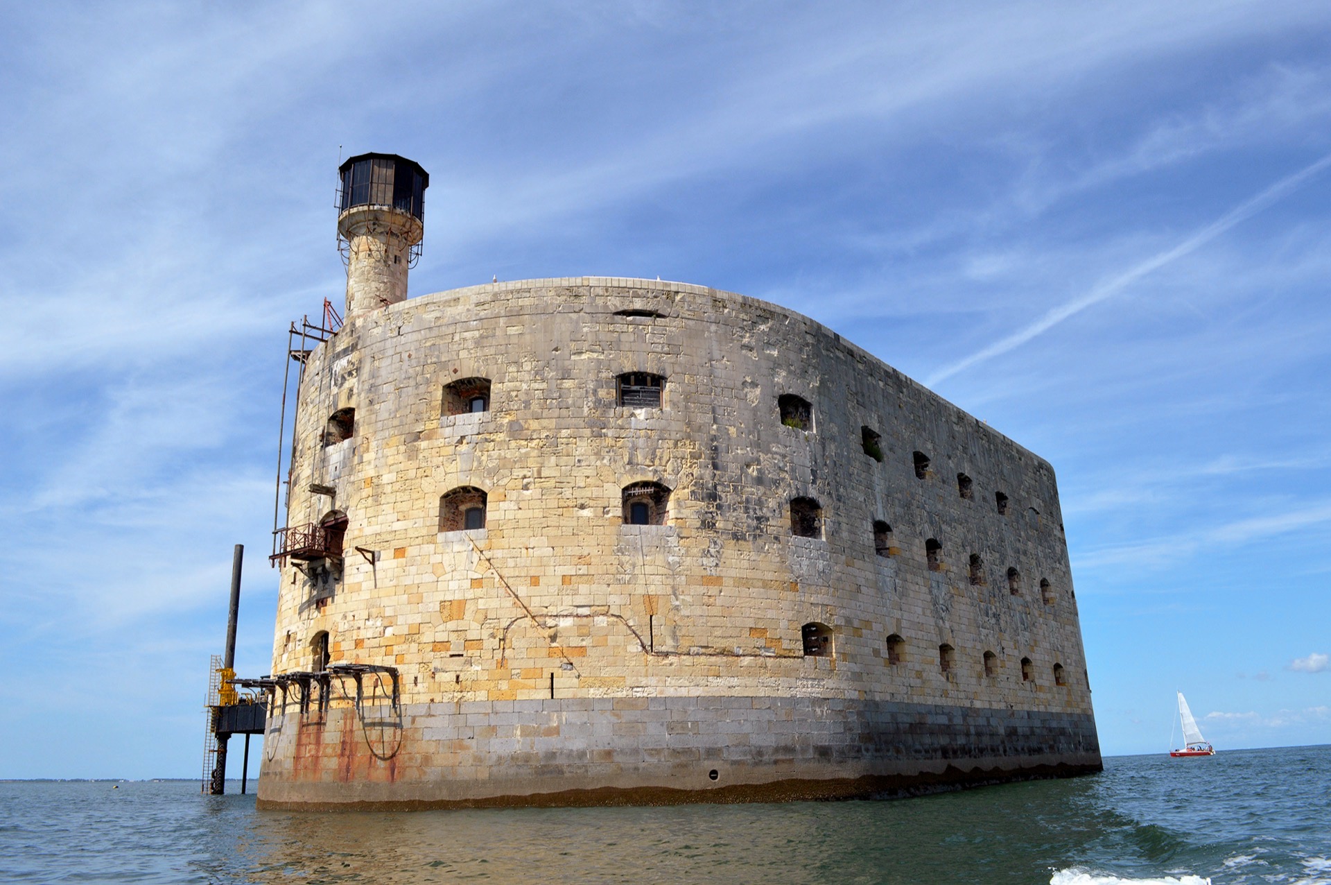 Fort Boyard & Aix island – JetExcursion | La Rochelle